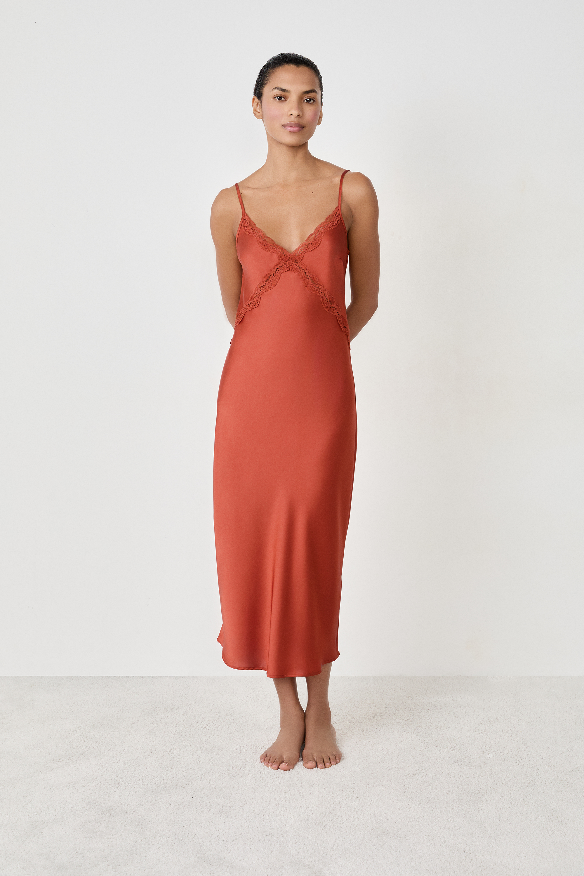 Long satin nightdress with lace details - RENY - MARRON - ETAM